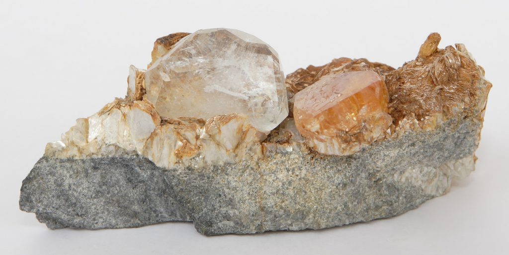 Scheelite - Gemstone Buzz